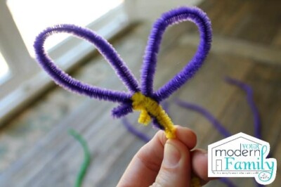 DIY Pipe Cleaner Flower Bookmark - Your Modern Family