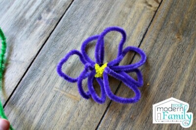 DIY Pipe Cleaner Flower Bookmark - Your Modern Family